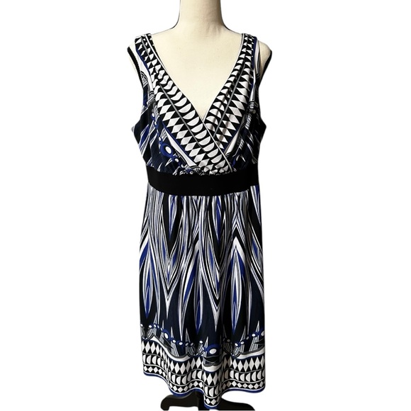 Tiana B. | Dresses | Tiana B Black Blue And White Sleeveless Dress With ...